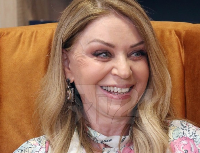 Επιστρέφει στην τηλεόραση αλλά όχι στα δελτία - Με νέο ρόλο η Έλλη Στάη ...